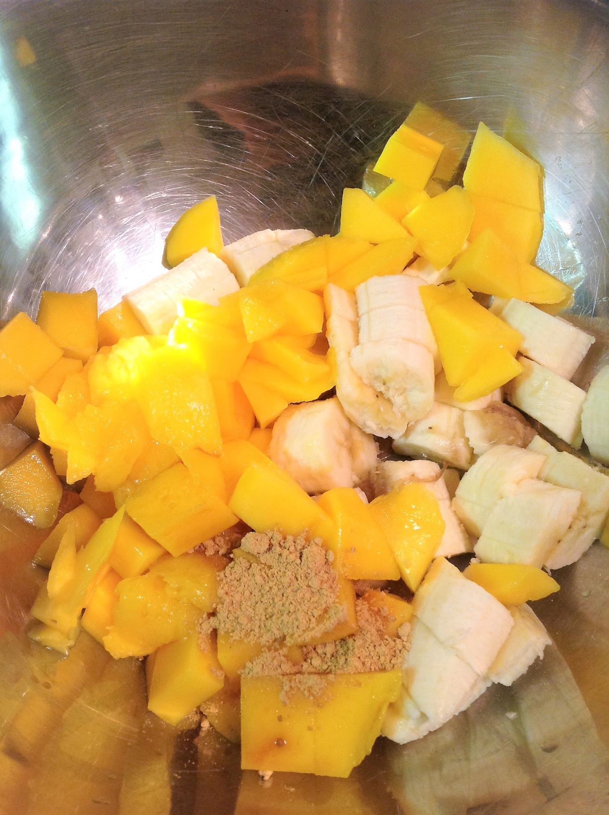 Plant-Based Coconut Mango Tropical Fruit Crumble : Plants-Rule